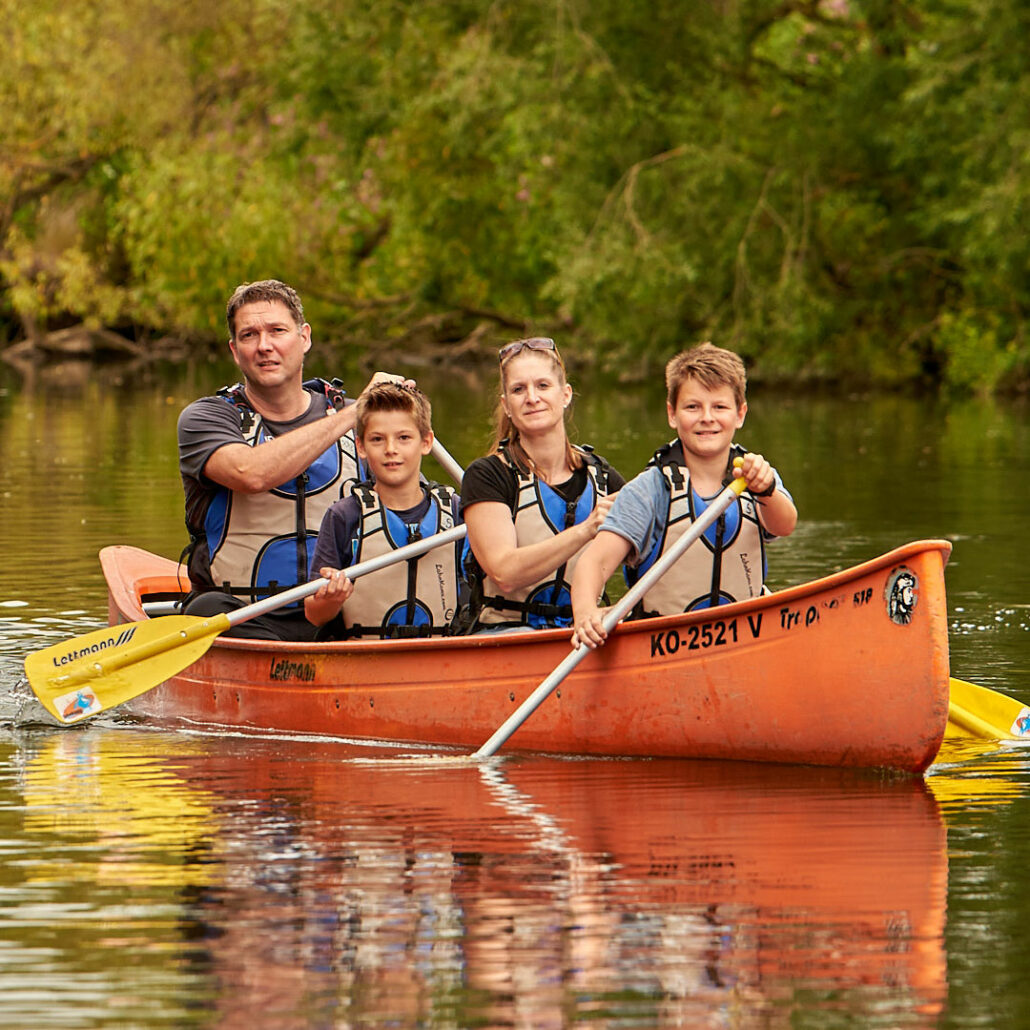 Kanutouren auf der Lahn in Hessen buchen | Lahn Kanu